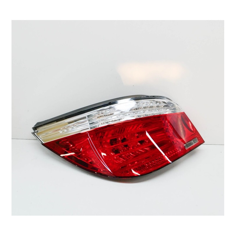 Feu arrière (coté au choix) pour BMW Série 5 Berline E60 Coté Arrière ...